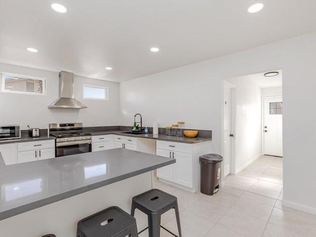 Las Vegas House with Dining area. Comfy & cozy