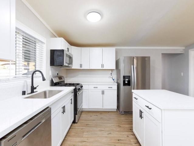 Las Vegas House with Dining area. Highquality & ne