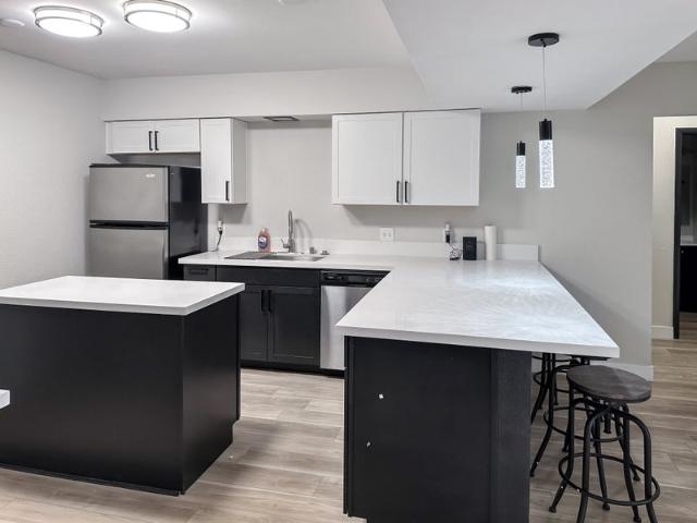 Las Vegas House with Dining area. Newlyrenovated &