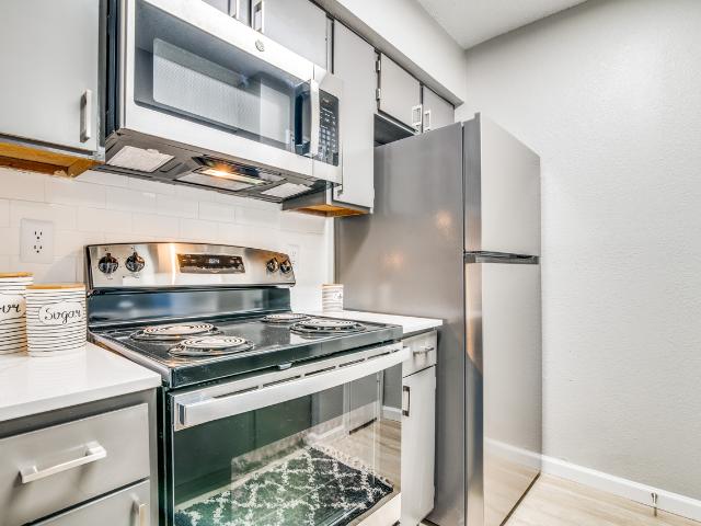 Las Ventanas 2 Bedroom Apartment for Rent at 605 N Alexander Ave, Duncanville, TX 75116