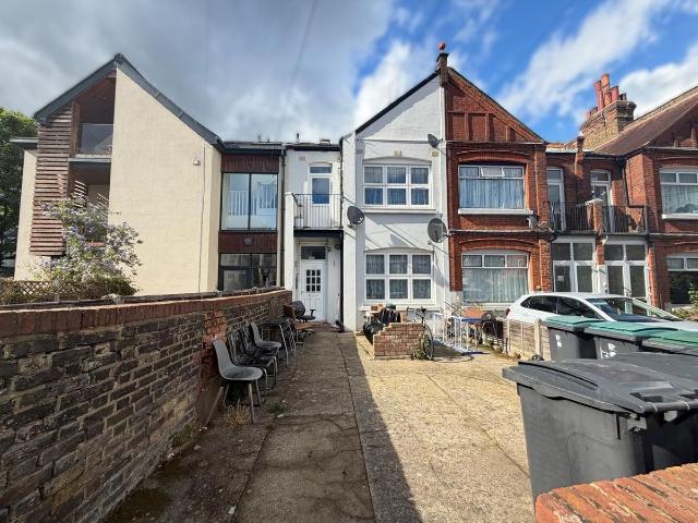 Lascotts Road, London N22, 1 bed flat to rent, £1,550 pcm | PrimeLocation