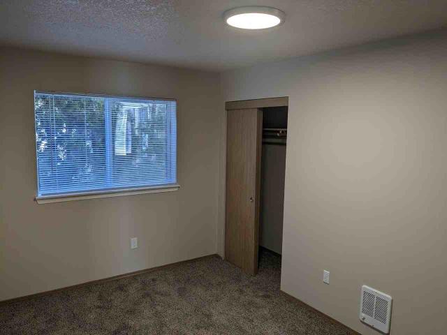 Lassam Terrace Apartments 2 Bedroom Apartment for Rent at 2160 Se 96th Ave Apt A, Portland, OR 97216 Hazelwood