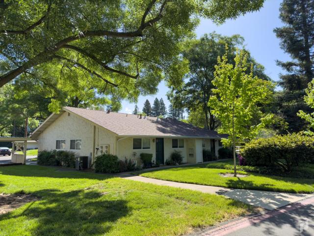 Lassen Villa Apartments