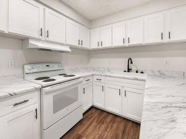 Lassen Villa Apartments 2 Bedroom Apartment for Rent at 1080 E Lassen Ave, Chico, CA 95973