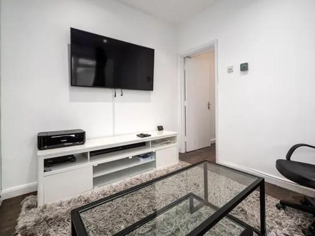 Latchmere Road, Battersea, SW11, Property for rent