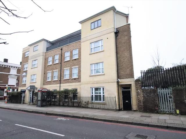 Latchmere Road, London SW11 2 bed flat to rent £2,500 pcm £577 pw