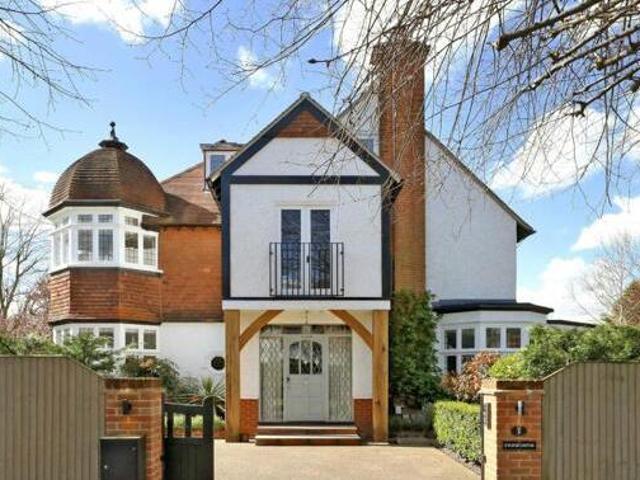 Latchmoor Grove, Chalfont St. Peter, 5 Bedroom House