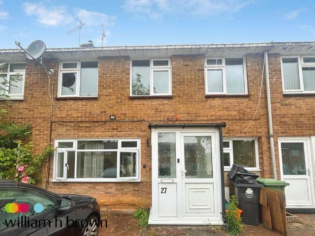 Latchetts Shaw, BASILDON 3 bed house to rent £1,875 pcm £433 pw