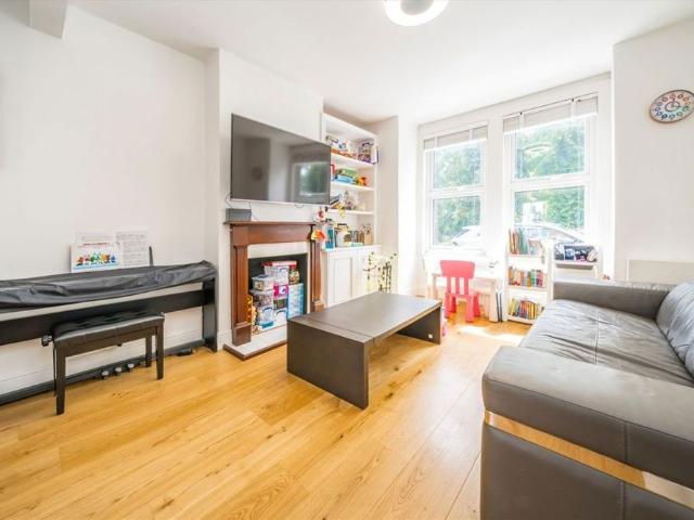 Lateward Road, TW8, London