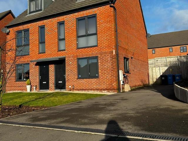 latham avenue, runcorn, cheshire, wa7
