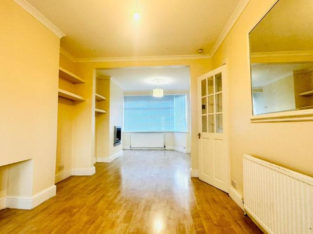 Lathkill Close, Enfield EN1, 3 bed end terrace house to rent, £2,350 pcm | PrimeLocation