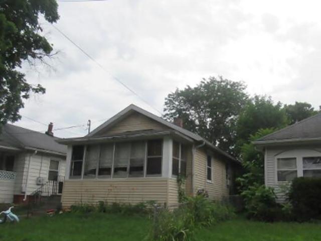 Lathrop St