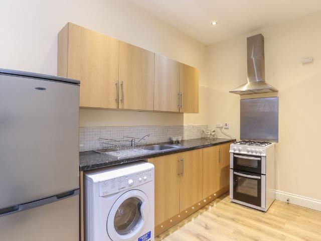 Latimer Road, London W10, 1 bed flat to rent, £1,650 pcm | PrimeLocation