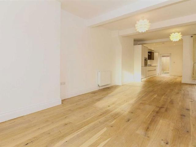 Latimer Road, TW11, London