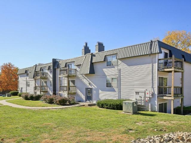 Latitude 72 2 Bedroom Apartment for Rent at 6024 N Jefferson St, Kansas City, MO 64118