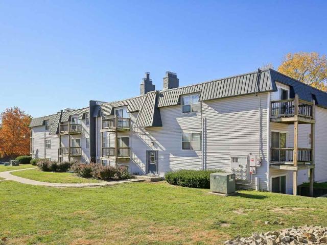 Latitude 72 2 Bedroom Apartment for Rent at 6024 N Jefferson St, Kansas City, MO 64118