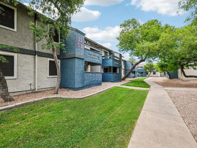 Latitude 3 Bedroom Apartment for Rent at 1944 W Thunderbird Rd, Phoenix, AZ 85023