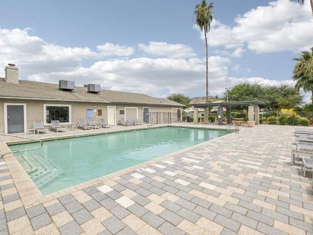 Latitude 3 Bedroom Apartment for Rent at 1944 W Thunderbird Rd, Phoenix, AZ 85023