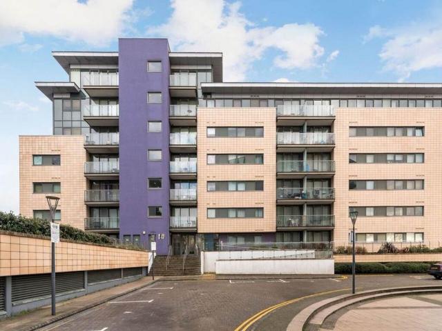 Latitude Court, 3 Albert Basin Way. 2 bed flat to rent £2,000 pcm £462 pw