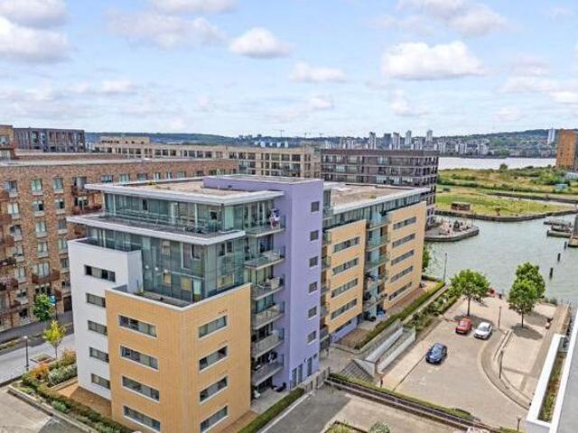 Latitude Court, London, 2 Bedroom Apartment