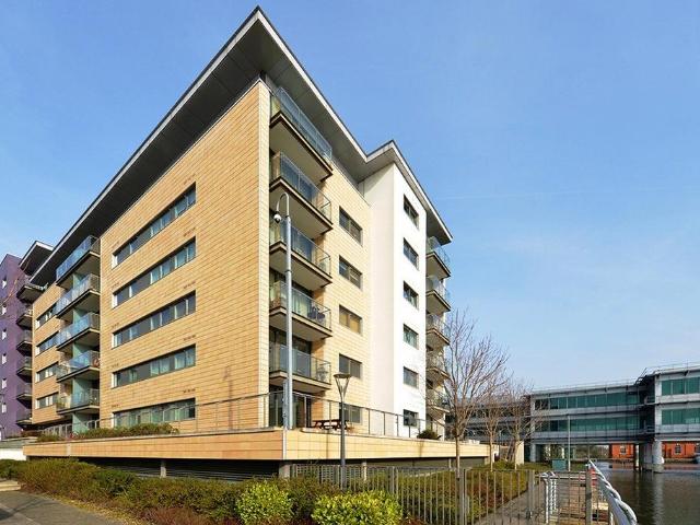 Latitude Court, Royal Quay, E16 2 bed apartment to rent £2,100 pcm £485 pw
