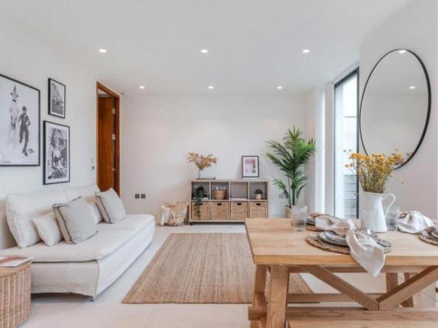 Latitude House, Oval Road, London, NW1 2 bed apartment to rent £4,312 pcm £995 pw