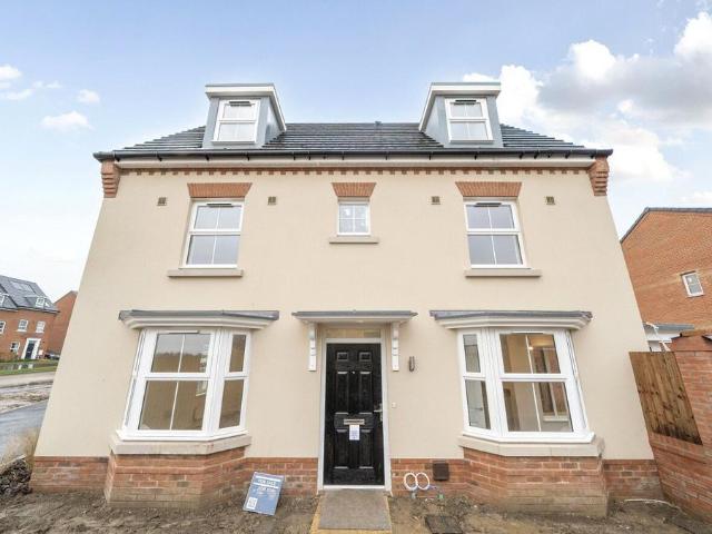 Laubella Road, Kent ME20 4 bed detached house to rent £2,300 pcm £531 pw