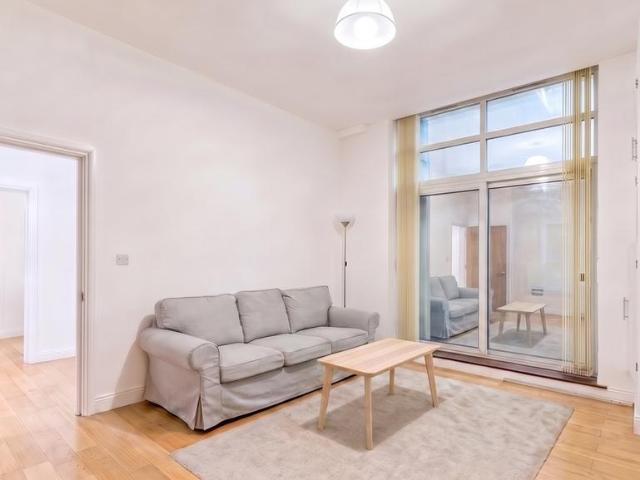 Laugan Walk 1 bed ground floor flat to rent £1,809 pcm £417 pw