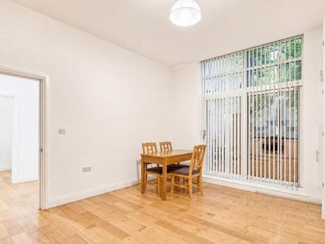 Laugan Walk, London SE17 1 bed apartment to rent £1,810 pcm £418 pw