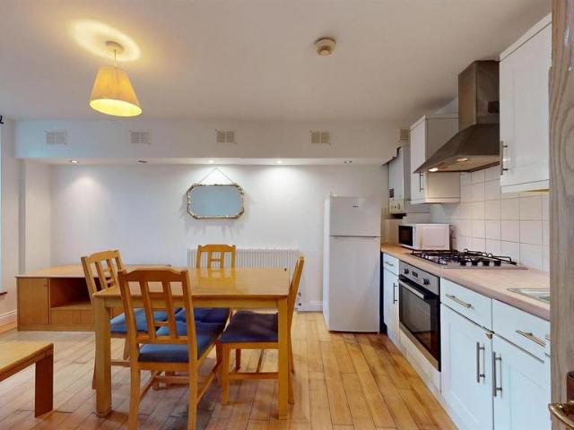 Laugan Walk, London SE17 1 bed apartment to rent £1,900 pcm £438 pw