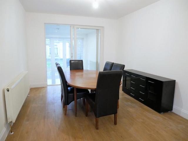 Laughton Road, Northolt UB5 4 bed semi detached house to rent £2,800 pcm £646 pw