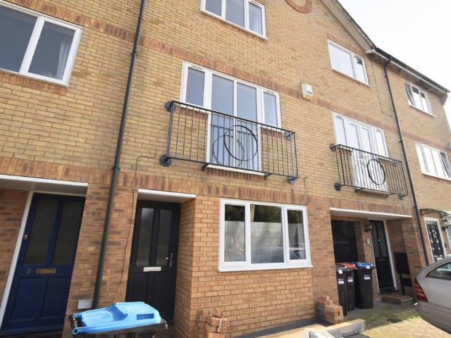 Launde, Monkston, Milton Keynes 4 bed terraced house to rent £1,850 pcm £427 pw