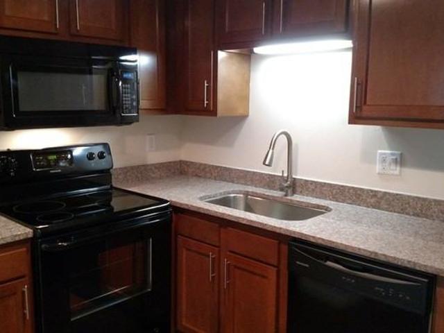 Laurenz Place 2 Bedroom Apartment for Rent at 3001 E Jefferson Blvd, South Bend, IN 46615