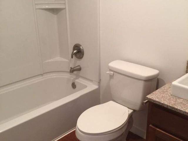 Laurenz Place 3 Bedroom Apartment for Rent at 3001 E Jefferson Blvd, South Bend, IN 46615