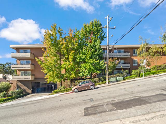 Laurelwood Apartments