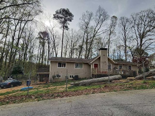 Laurelwood Dr