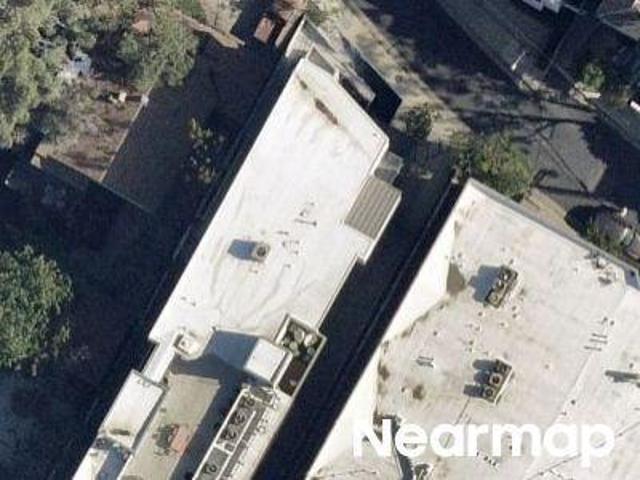 Laurelwood Dr