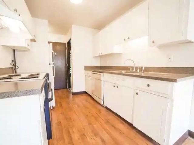 Laurelwood Estates 1 Bedroom Apartment for Rent at 4850 Sw Laurelwood Ave, Raleigh Hills, OR 97225 Raleigh Hills