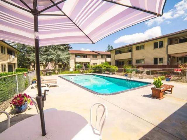 Laurelwood Estates 2 Bedroom Apartment for Rent at 4850 Sw Laurelwood Ave, Raleigh Hills, OR 97225 Raleigh Hills
