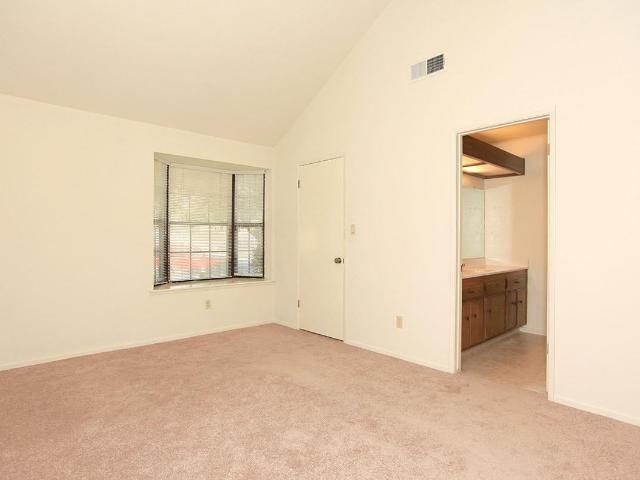 Laurelwood Gardens 3 Bedroom Apartment for Rent at 7601 Olympia Dr, Bakersfield, CA 93309 Laurelglen