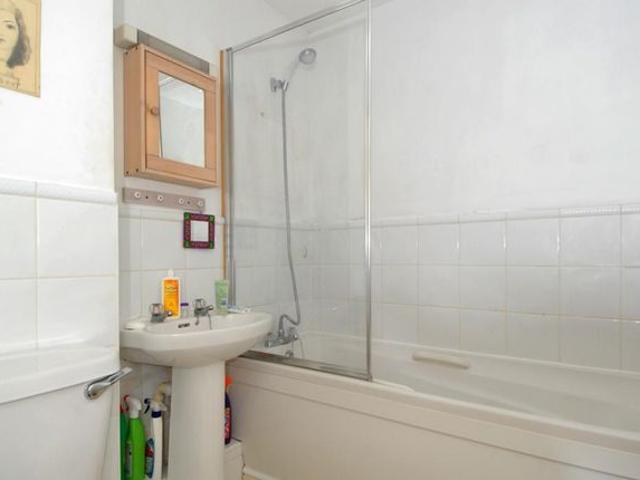 Laurel Court, East Oxford OX4, 2 bedroom flat to rent 40077628 | PrimeLocation