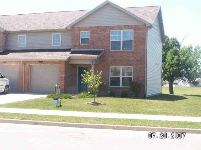 Laurel Creek Apts, 2380/2382 Meadowpoint Drive 3 Bedroom Apartment for Rent at Meadowpoint Dr, Troy, OH 45373
