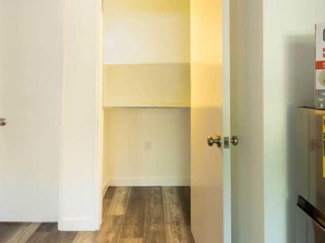 Laurel Cyn 6820 Studio Apartment for Rent at 6820 Laurel Canyon Blvd, Los Angeles, CA 91605 North Hollywood North East