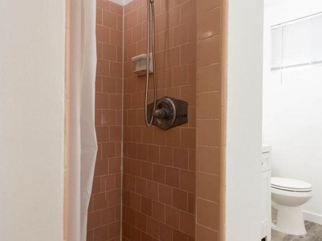 Laurel Cyn 6820 Studio Apartment for Rent at 6820 Laurel Canyon Blvd, Los Angeles, CA 91605 North Hollywood North East