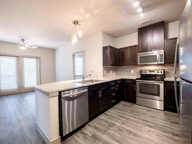 Laurel at Lake Highlands 1 Bedroom Apartment for Rent at 6808 Skillman St, Dallas, TX 75231