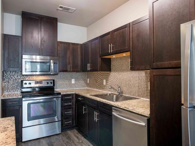 Laurel at Lake Highlands 2 Bedroom Apartment for Rent at 6808 Skillman St, Dallas, TX 75231