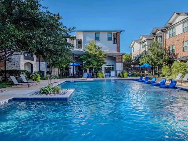 Laurel at Lake Highlands 2 Bedroom Apartment for Rent at 6808 Skillman St, Dallas, TX 75231