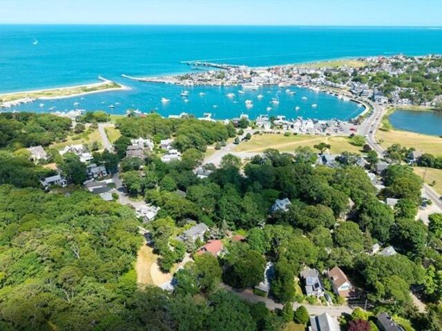 Laurel Ave, Oak Bluffs, Home For Sale