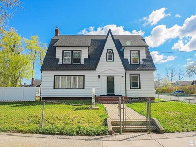 Laurel Ave, Bridgeport, Home For Sale