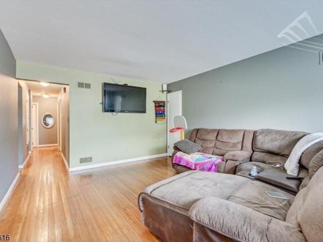 Laurel Ave, Union Twp, Home For Sale
